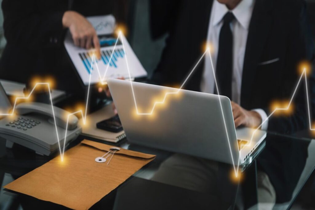 Boost Your Fintech Launch with Cross-Platform Development